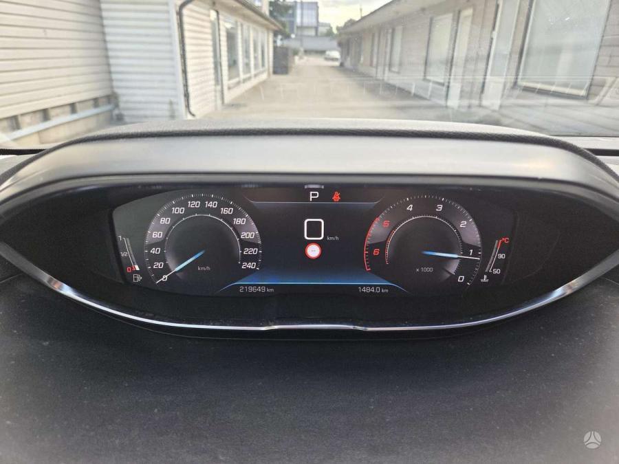Black Peugeot 3008 2022 in Vilnius, with an engine capacity of 1.50 L and mileage of 219 thousand km for 14300 €, photo 13 on AUTOMOTO.COM.LV