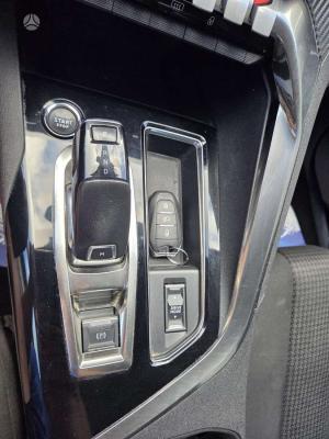 Black Peugeot 3008 2022 in Vilnius, with an engine capacity of 1.50 L and mileage of 219 thousand km for 14300 €, photo 15 on AUTOMOTO.COM.LV