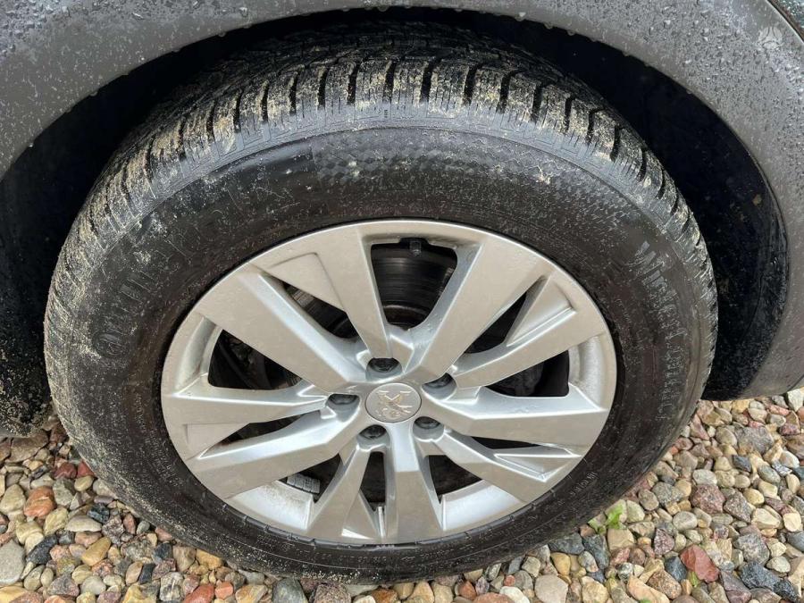 Melns Peugeot 3008 2022 Viļņa, ar dzinēja tilpumu 1.20 L un nobraukumu 176 tūkst. km par 11858 €, foto 9 vietnē AUTOMOTO.COM.LV