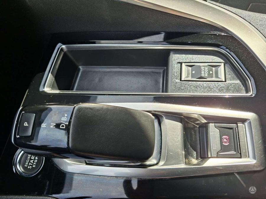 Melns Peugeot 3008 2022 Šauļi, ar dzinēja tilpumu 1.60 L un nobraukumu 143 tūkst. km par 18950 €, foto 32 vietnē AUTOMOTO.COM.LV