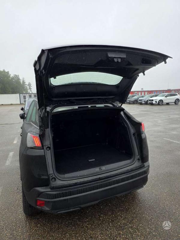 Black Peugeot 3008 2022 in Vilnius, with an engine capacity of 1.20 L and mileage of 152 thousand km for 12900 €, photo 9 on AUTOMOTO.COM.LV