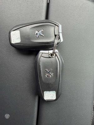 Melns Peugeot 3008 2022 Marijampole, ar dzinēja tilpumu 1.20 L un nobraukumu 98 tūkst. km par 16940 €, foto 38 vietnē AUTOMOTO.COM.LV