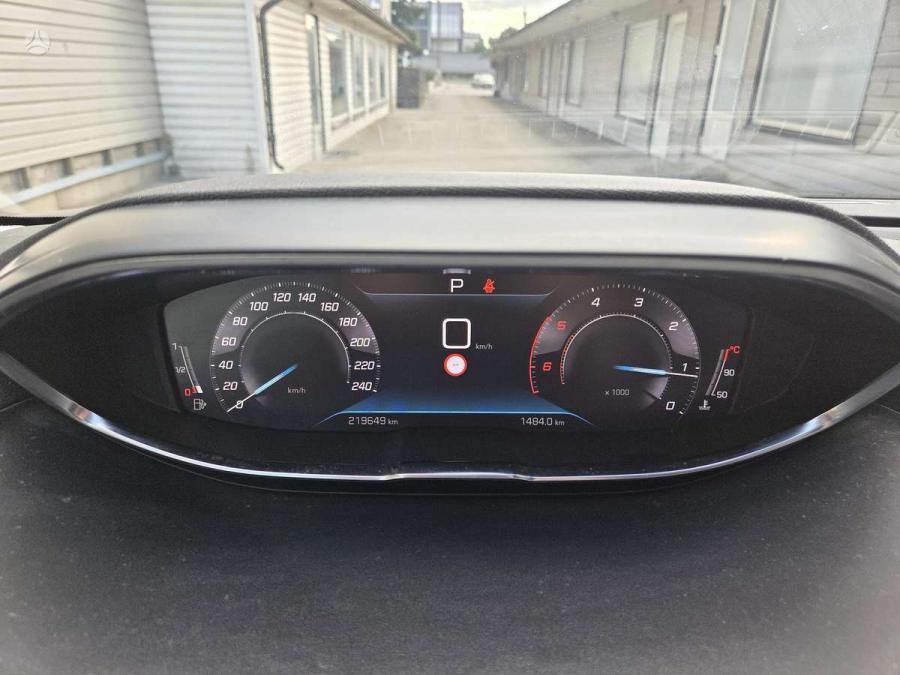 Melns Peugeot 3008 2022 Viļņa, ar dzinēja tilpumu 1.50 L un nobraukumu 219 tūkst. km par 15000 €, foto 13 vietnē AUTOMOTO.COM.LV