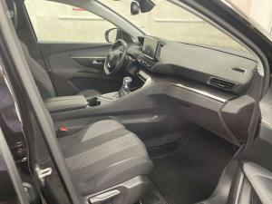 Black Peugeot 3008 2022 in Marijampole, with an engine capacity of 1.20 L and mileage of 133 thousand km for 12705 €, photo 15 on AUTOMOTO.COM.LV