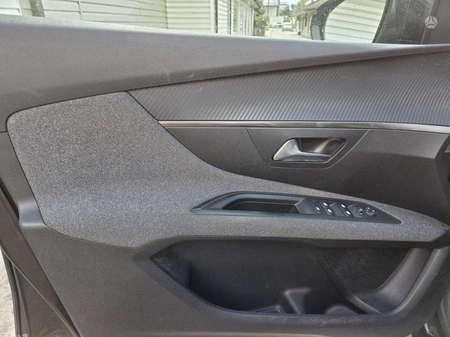 Black Peugeot 3008 2022 in Vilnius, with an engine capacity of 1.50 L and mileage of 219 thousand km for 15000 €, photo 19 on AUTOMOTO.COM.LV
