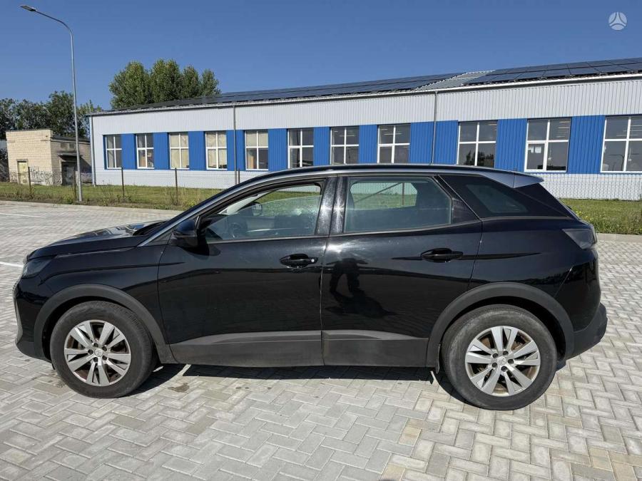 Black Peugeot 3008 2022 in Taurage, with an engine capacity of 1.20 L and mileage of 96 thousand km for 13068 €, photo 6 on AUTOMOTO.COM.LV