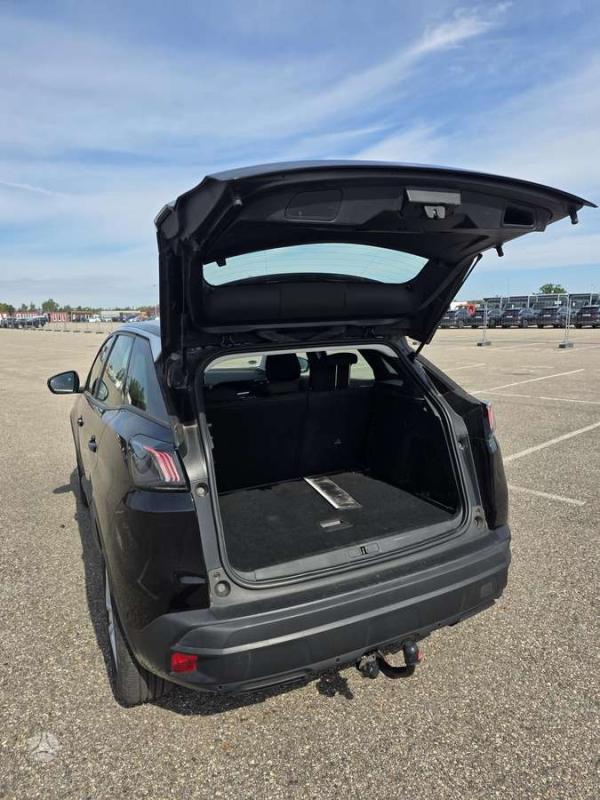 Black Peugeot 3008 2022 in Vilnius, with an engine capacity of 1.20 L and mileage of 141 thousand km for 13200 €, photo 10 on AUTOMOTO.COM.LV
