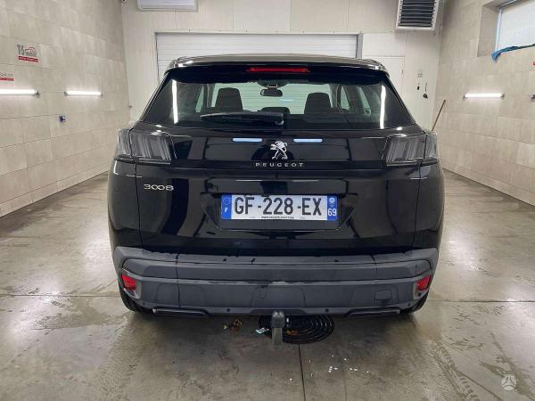 Black Peugeot 3008 2022 in Marijampole, with an engine capacity of 1.20 L and mileage of 162 thousand km for 13740 €, photo 6 on AUTOMOTO.COM.LV