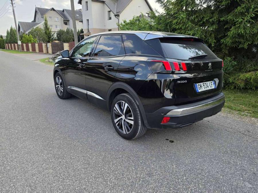 Black Peugeot 3008 2023 in Panevezys, with an engine capacity of 1.50 L and mileage of 240 thousand km for 13500 €, photo 5 on AUTOMOTO.COM.LV
