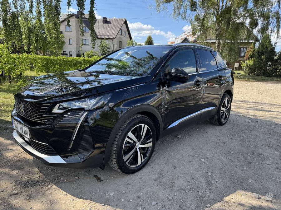 Черный Пежо 3008 2023 в Каунас, объемом двигателя 1.20 л и пробегом 50 тыс. км за 11400 €, фото 1 на AUTOMOTO.COM.LV