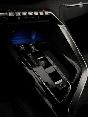 Black Peugeot 3008 2023 in Kaunas, with an engine capacity of 1.50 L and mileage of 160 thousand km for 16450 €, photo 17 on AUTOMOTO.COM.LV
