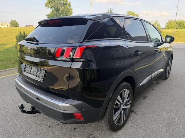 Black Peugeot 3008 2023 in Kaunas, with an engine capacity of 1.20 L and mileage of 157 thousand km for 15200 €, photo 6 on AUTOMOTO.COM.LV
