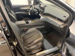 Black Peugeot 3008 2023 in Vilnius, with an engine capacity of 1.20 L and mileage of 103 thousand km for 16335 €, photo 8 on AUTOMOTO.COM.LV