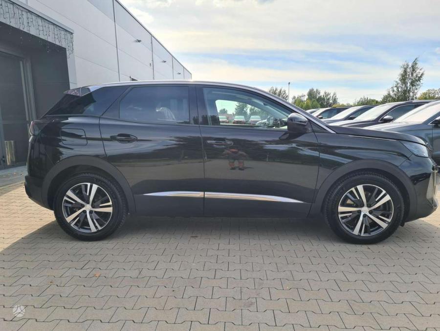 Black Peugeot 3008 2023 in Siauliai, with an engine capacity of 1.60 L and mileage of 114 thousand km for 18900 €, photo 6 on AUTOMOTO.COM.LV