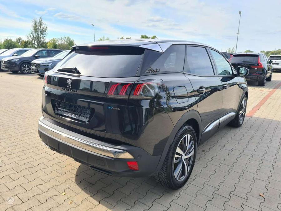Black Peugeot 3008 2023 in Siauliai, with an engine capacity of 1.60 L and mileage of 114 thousand km for 18900 €, photo 9 on AUTOMOTO.COM.LV
