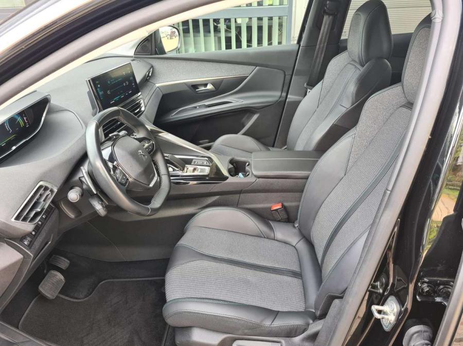 Black Peugeot 3008 2023 in Siauliai, with an engine capacity of 1.60 L and mileage of 114 thousand km for 18900 €, photo 17 on AUTOMOTO.COM.LV