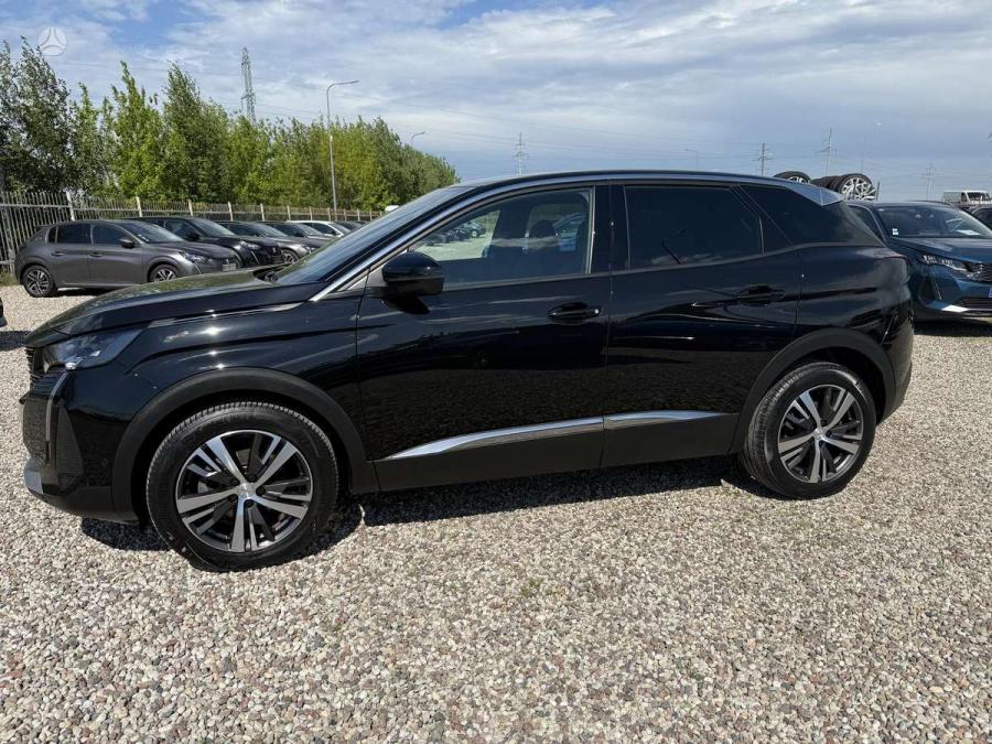 Black Peugeot 3008 2023 in Marijampole, with an engine capacity of 1.20 L and mileage of 153 thousand km for 16329 €, photo 4 on AUTOMOTO.COM.LV
