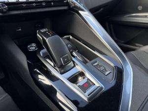 Black Peugeot 3008 2023 in Marijampole, with an engine capacity of 1.20 L and mileage of 153 thousand km for 16329 €, photo 23 on AUTOMOTO.COM.LV