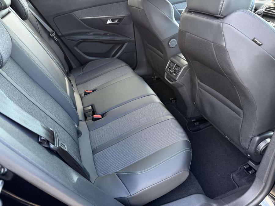 Black Peugeot 3008 2023 in Marijampole, with an engine capacity of 1.20 L and mileage of 153 thousand km for 16329 €, photo 31 on AUTOMOTO.COM.LV