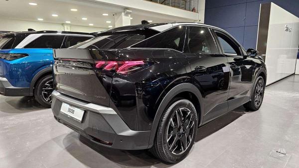 Melns Peugeot 3008 2025 Kauņa, ar dzinēja tilpumu 1.20 L un nobraukumu 3 tūkst. km par 39085 €, foto 5 vietnē AUTOMOTO.COM.LV