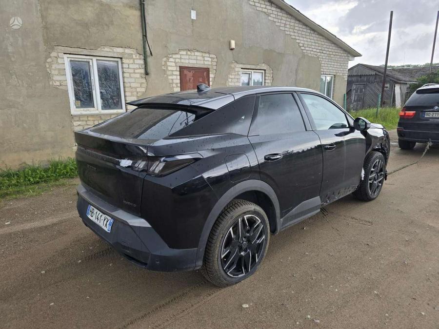 Melns Peugeot 3008 2025 Tauragė, ar dzinēja tilpumu 1.20 L un nobraukumu 33 tūkst. km par 16500 €, foto 5 vietnē AUTOMOTO.COM.LV