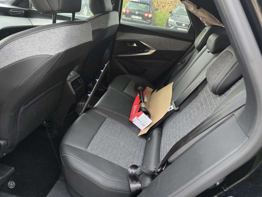 Melns Peugeot 3008 2025 Tauragė, ar dzinēja tilpumu 1.20 L un nobraukumu 33 tūkst. km par 16500 €, foto 13 vietnē AUTOMOTO.COM.LV