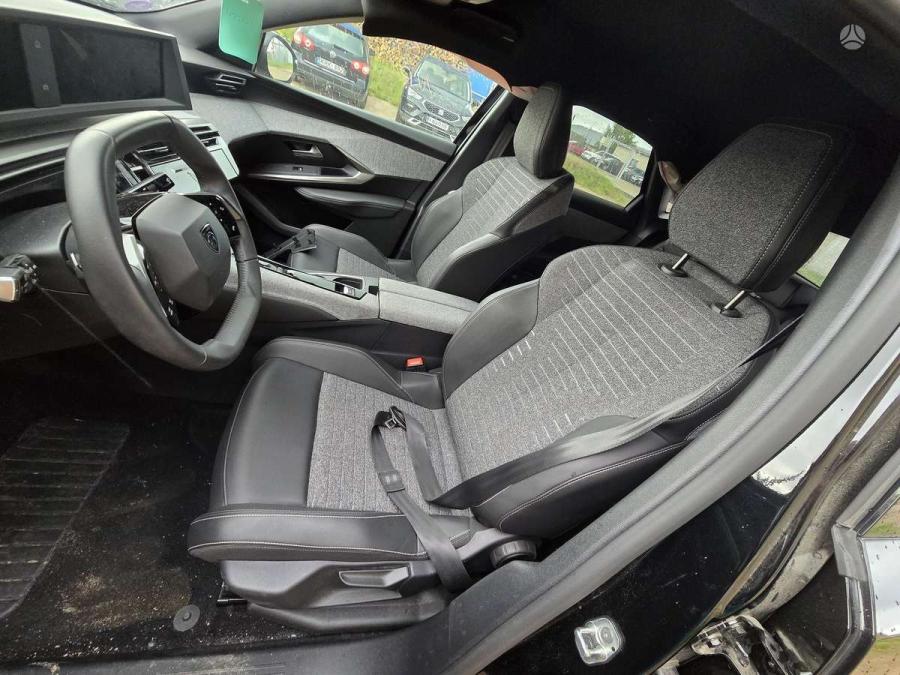 Melns Peugeot 3008 2025 Tauragė, ar dzinēja tilpumu 1.20 L un nobraukumu 33 tūkst. km par 16500 €, foto 15 vietnē AUTOMOTO.COM.LV