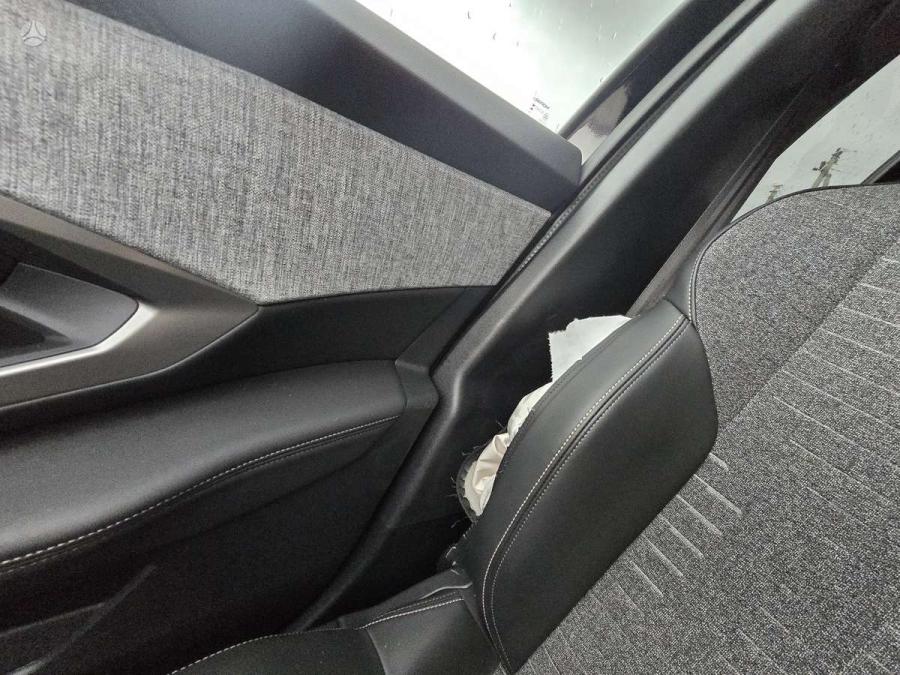 Melns Peugeot 3008 2025 Tauragė, ar dzinēja tilpumu 1.20 L un nobraukumu 33 tūkst. km par 16500 €, foto 16 vietnē AUTOMOTO.COM.LV