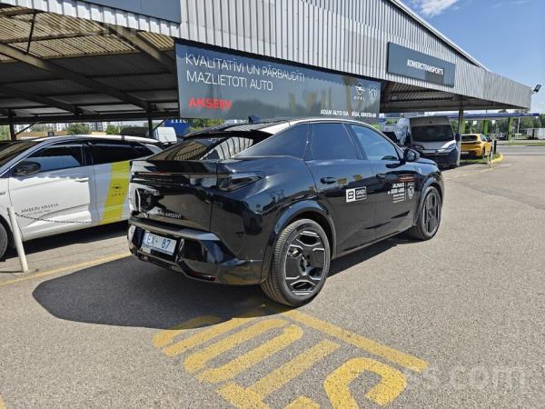 Black Peugeot 3008 2026 in Riga, with an engine capacity of 1.20 L and mileage of 2 thousand km for 47800 €, photo 4 on AUTOMOTO.COM.LV