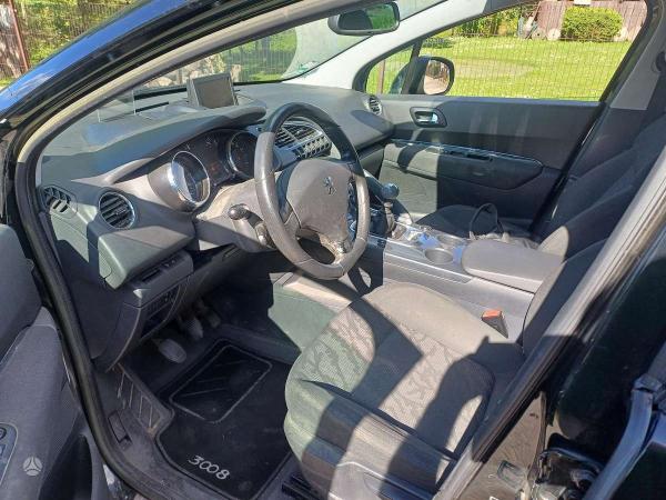 Black Peugeot 3008 2012 in Taurage, with an engine capacity of 1.60 L and mileage of 265 thousand km for 3100 €, photo 6 on AUTOMOTO.COM.LV