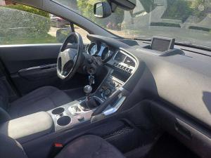 Melns Peugeot 3008 2012 Tauragė, ar dzinēja tilpumu 1.60 L un nobraukumu 265 tūkst. km par 3100 €, foto 8 vietnē AUTOMOTO.COM.LV