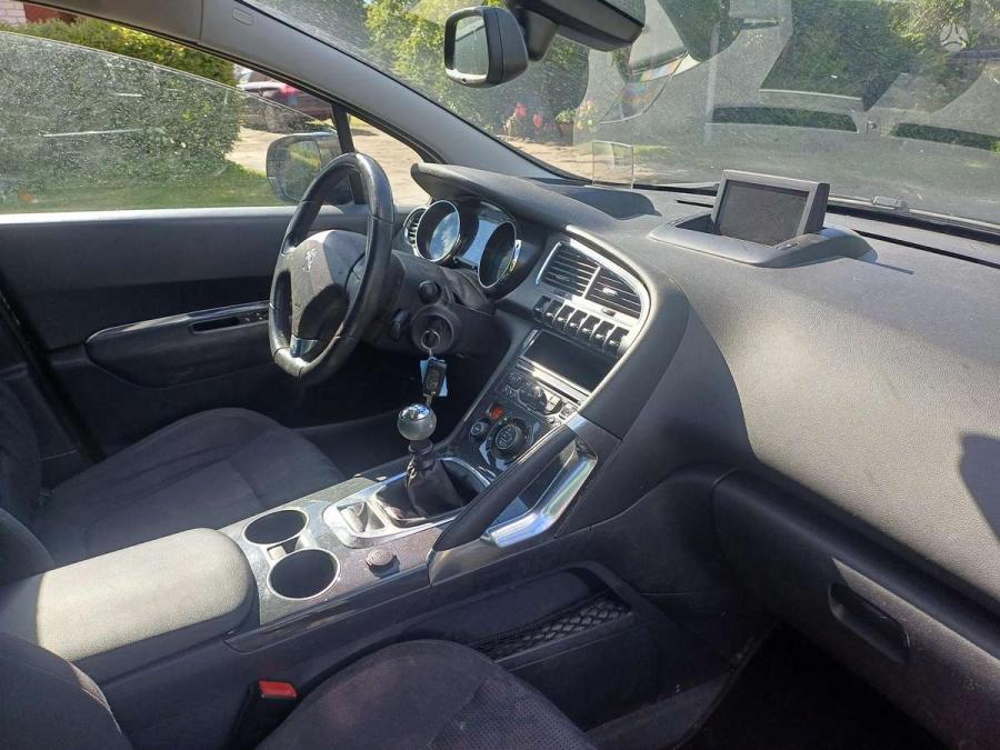 Melns Peugeot 3008 2012 Tauragė, ar dzinēja tilpumu 1.60 L un nobraukumu 265 tūkst. km par 3100 €, foto 8 vietnē AUTOMOTO.COM.LV