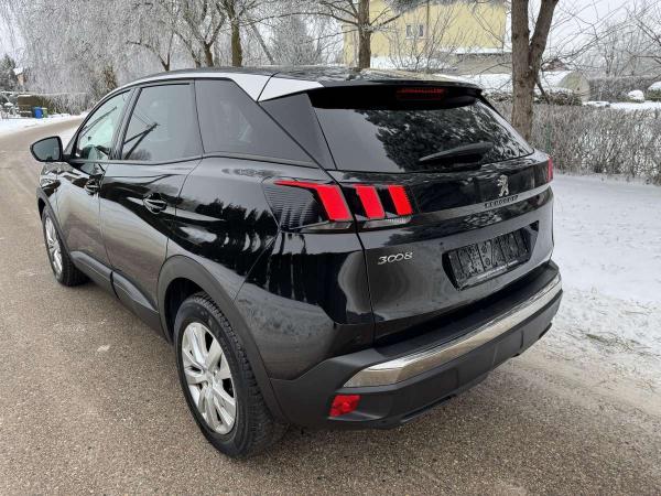 Black Peugeot 3008 2020 in Alytus, with an engine capacity of 1.20 L and mileage of 128 thousand km for 10700 €, photo 7 on AUTOMOTO.COM.LV