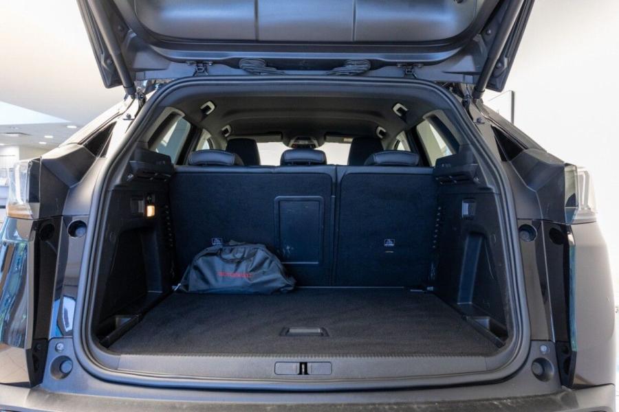 Melns Peugeot 3008 2021 Jehvi, ar dzinēja tilpumu 1.50 L un nobraukumu 99 tūkst. km par 19400 €, foto 17 vietnē AUTOMOTO.COM.LV