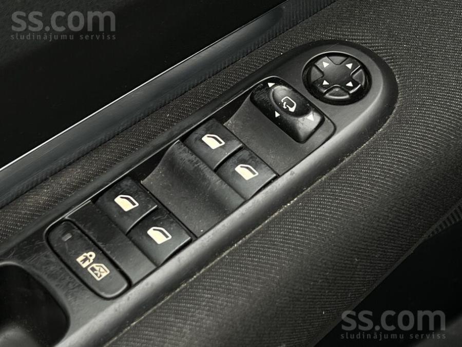 Melns Peugeot 3008 2010 Rēzekne, ar dzinēja tilpumu 1.60 L un nobraukumu 281 tūkst. km par 3550 €, foto 21 vietnē AUTOMOTO.COM.LV