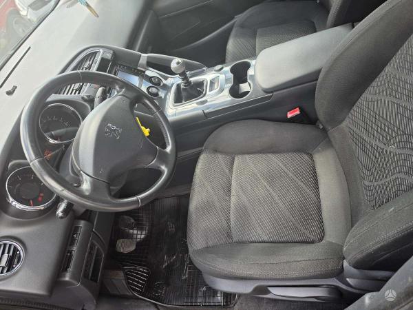 Melns Peugeot 3008 2010 Raseiniai, ar dzinēja tilpumu 1.60 L un nobraukumu 252 tūkst. km par 2450 €, foto 9 vietnē AUTOMOTO.COM.LV