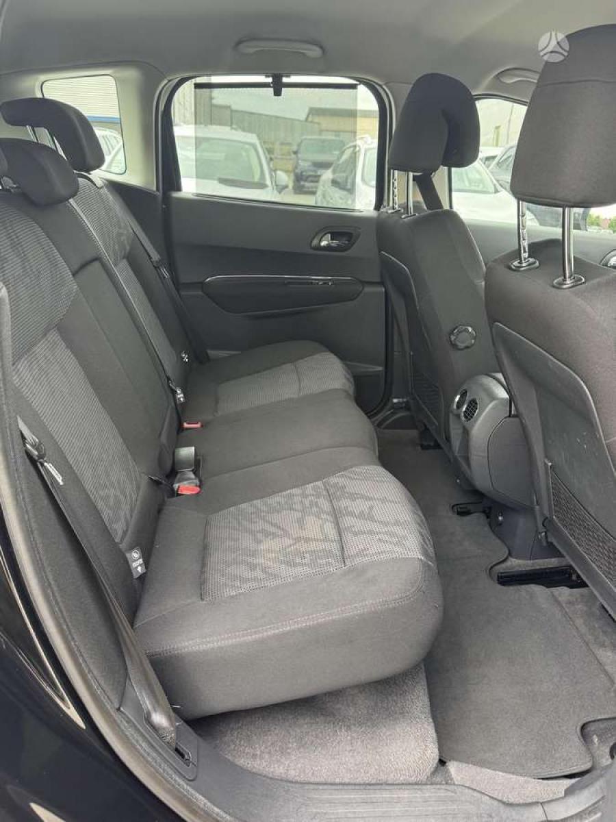 Melns Peugeot 3008 2011 Tauragė, ar dzinēja tilpumu 2.00 L un nobraukumu 253 tūkst. km par 3700 €, foto 14 vietnē AUTOMOTO.COM.LV