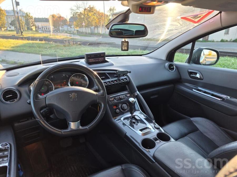 Black Peugeot 3008 2011 in Daugavpils, with an engine capacity of 2.00 L and mileage of 236 thousand km for 5150 €, photo 5 on AUTOMOTO.COM.LV