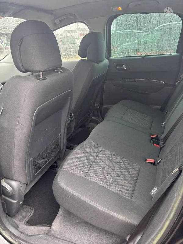 Black Peugeot 3008 2012 in Taurage, with an engine capacity of 2.00 L and mileage of 223 thousand km for 3750 €, photo 6 on AUTOMOTO.COM.LV