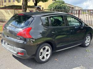 Black Peugeot 3008 2013 in Taurage, with an engine capacity of 2.00 L and mileage of 230 thousand km for 3550 €, photo 6 on AUTOMOTO.COM.LV