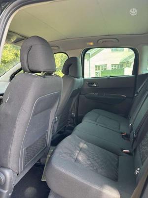 Black Peugeot 3008 2013 in Taurage, with an engine capacity of 2.00 L and mileage of 230 thousand km for 3550 €, photo 8 on AUTOMOTO.COM.LV
