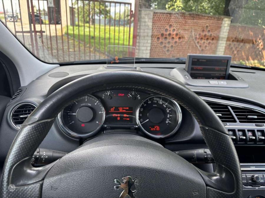 Black Peugeot 3008 2013 in Taurage, with an engine capacity of 2.00 L and mileage of 230 thousand km for 3550 €, photo 11 on AUTOMOTO.COM.LV
