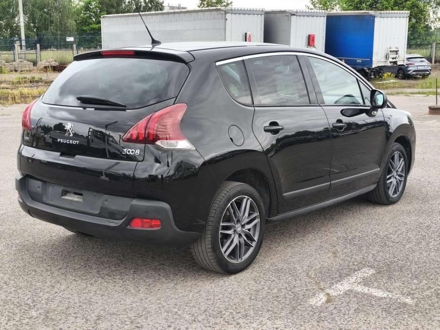 Black Peugeot 3008 2016 in Panevezys, with an engine capacity of 1.56 L and mileage of 200 thousand km for 6300 €, photo 8 on AUTOMOTO.COM.LV
