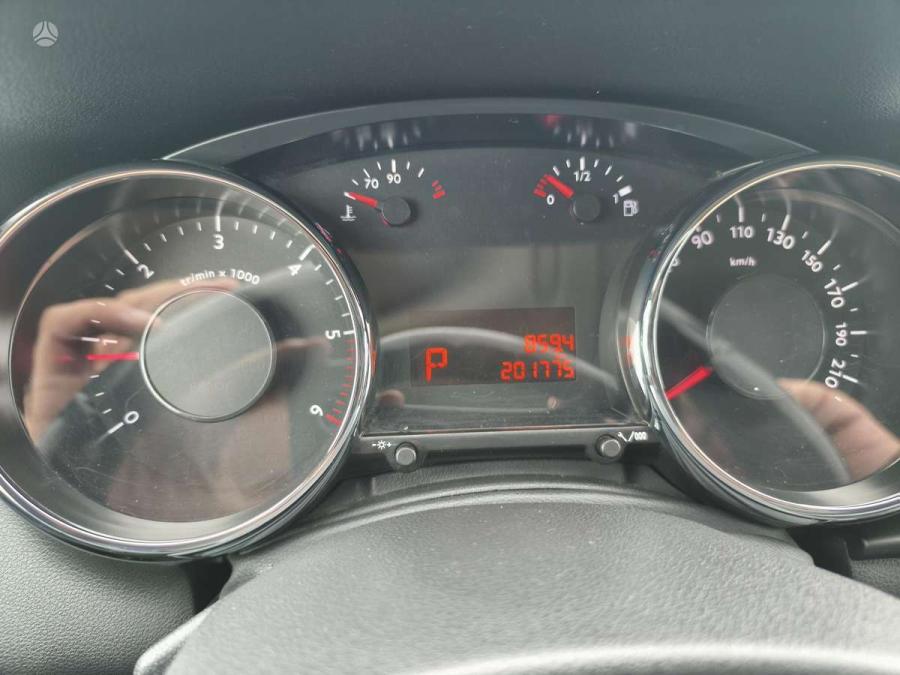 Black Peugeot 3008 2016 in Panevezys, with an engine capacity of 1.56 L and mileage of 200 thousand km for 6300 €, photo 17 on AUTOMOTO.COM.LV