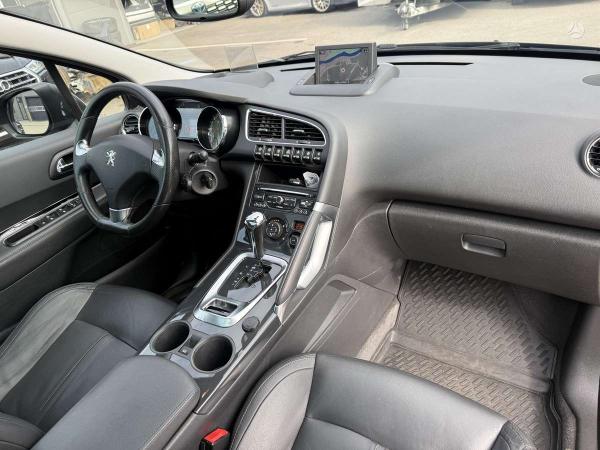 Black Peugeot 3008 2016 in Vilnius, with an engine capacity of 1.60 L and mileage of 320 thousand km for 2900 €, photo 11 on AUTOMOTO.COM.LV