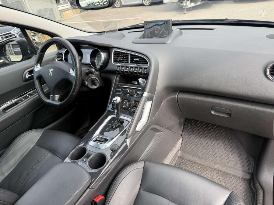 Melns Peugeot 3008 2016 Viļņa, ar dzinēja tilpumu 1.60 L un nobraukumu 320 tūkst. km par 2900 €, foto 11 vietnē AUTOMOTO.COM.LV