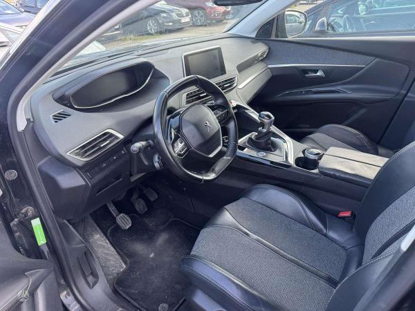 Black Peugeot 3008 2017 in Kaunas, with an engine capacity of 1.20 L and mileage of 26 thousand km for 7850 €, photo 10 on AUTOMOTO.COM.LV