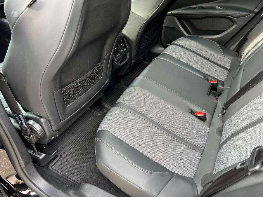 Black Peugeot 3008 2018 in Birstonas, with an engine capacity of 1.50 L and mileage of 275 thousand km for 10700 €, photo 15 on AUTOMOTO.COM.LV