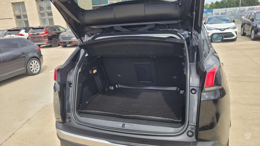 Melns Peugeot 3008 2019 Šauļi, ar dzinēja tilpumu 1.50 L un nobraukumu 129 tūkst. km par 12400 €, foto 19 vietnē AUTOMOTO.COM.LV
