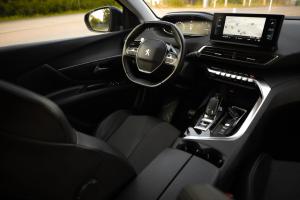 Black Peugeot 3008 2021 in Riga, with an engine capacity of 1.50 L and mileage of 170 thousand km for 22990 €, photo 11 on AUTOMOTO.COM.LV